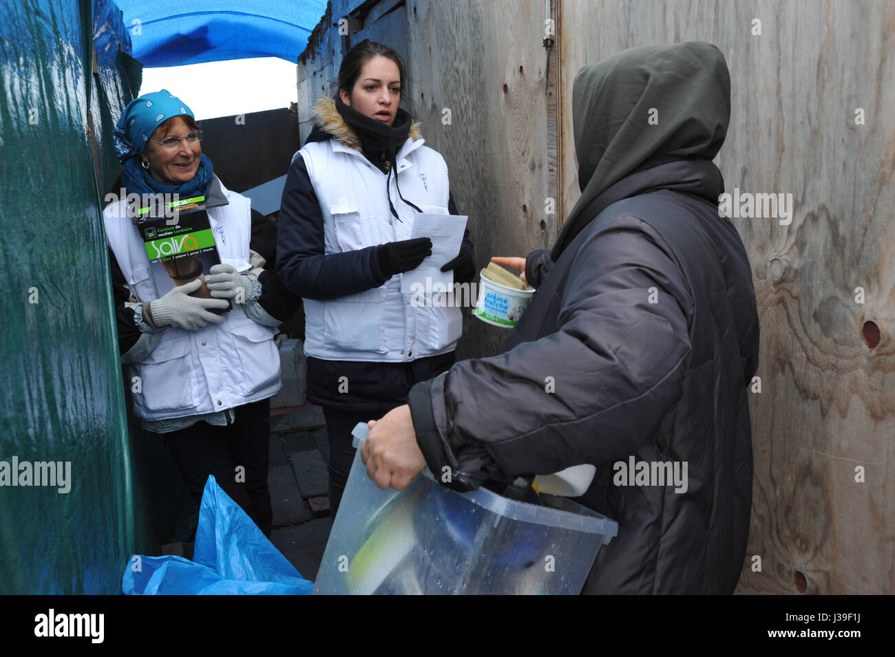 Reportage on volunteers with the french charity, gynecologists without ...