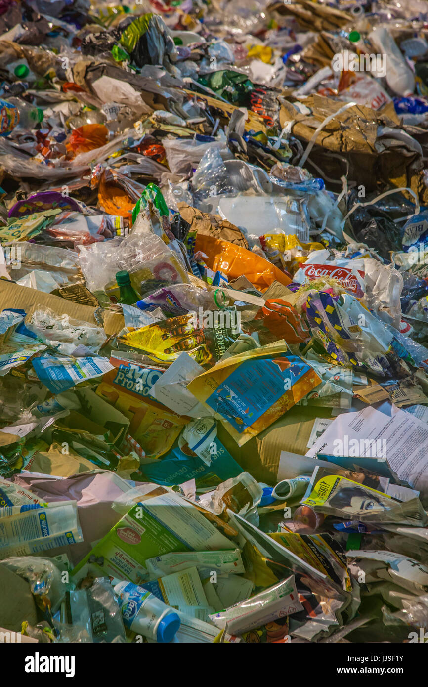 Waste processing hi-res stock photography and images - Alamy