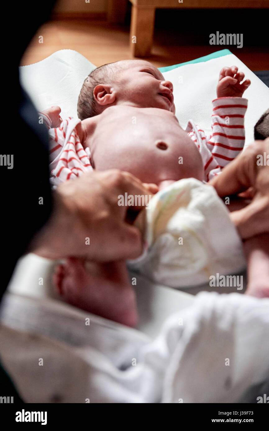 Hip examination newborn hi-res stock photography and images - Alamy