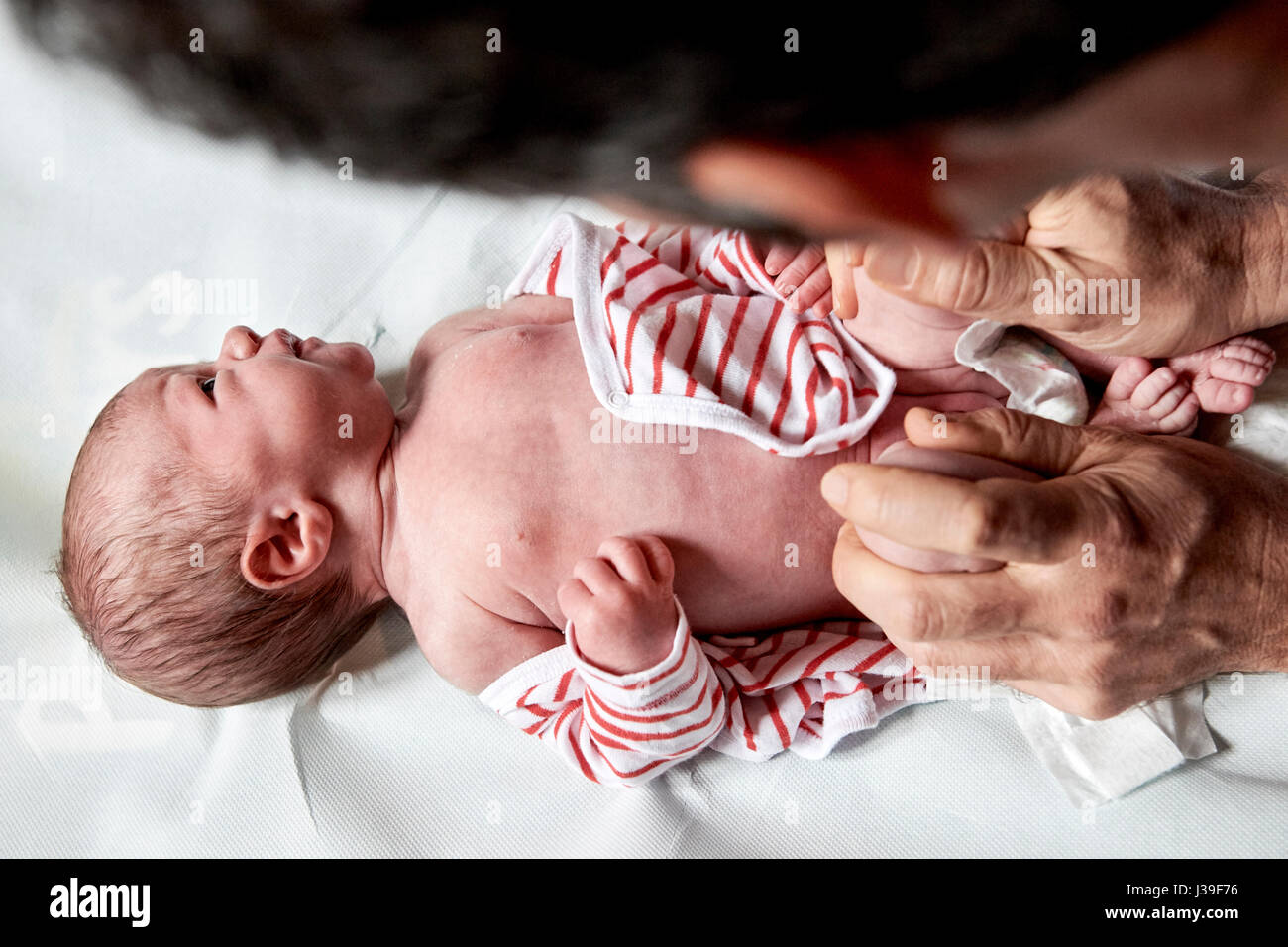Hip examination baby hi-res stock photography and images - Alamy