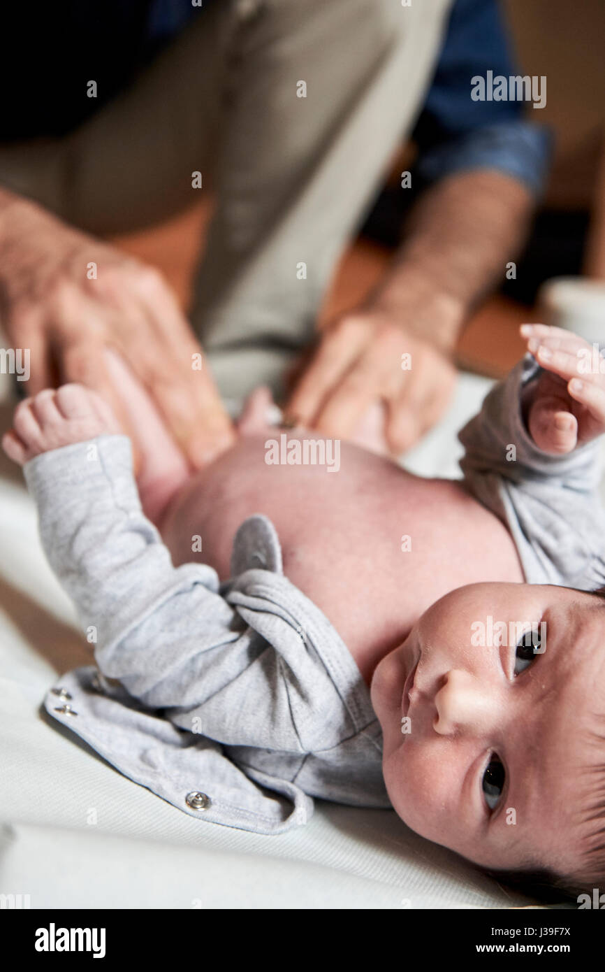 Hip examination baby hi-res stock photography and images - Alamy