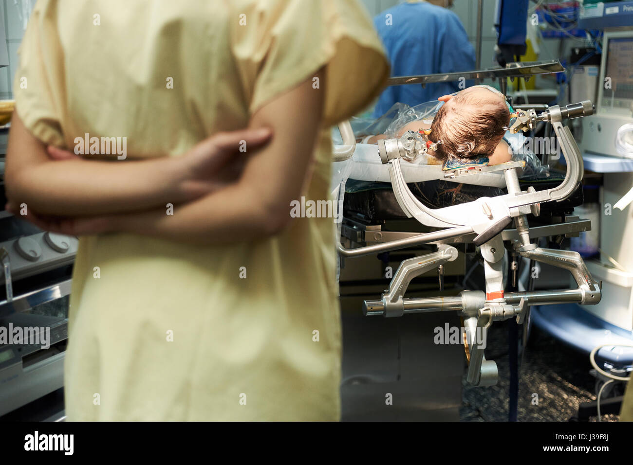 Neurosurgery treatment hi-res stock photography and images - Alamy