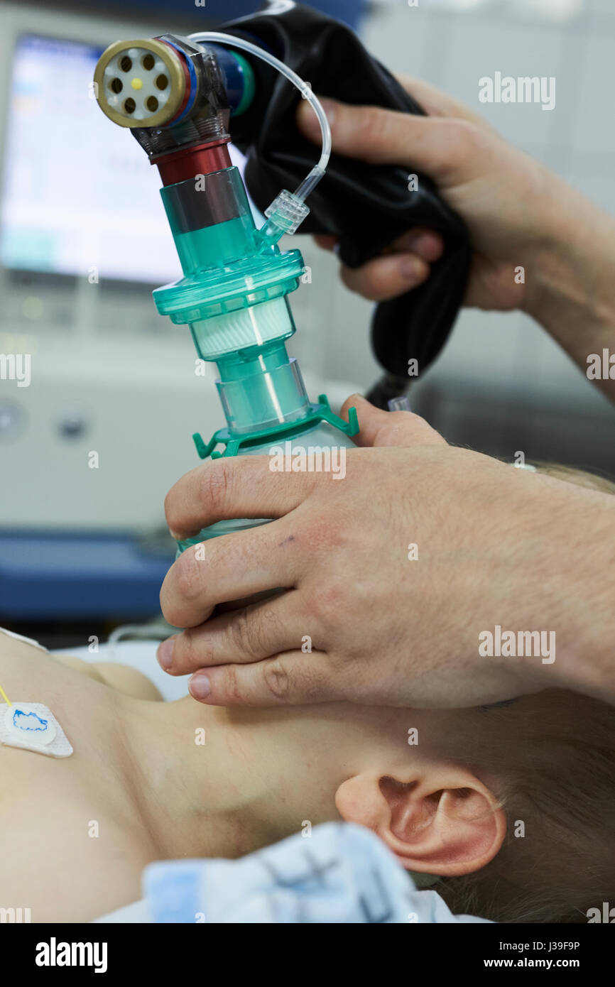 Pediatric Anesthesiologist High Resolution Stock Photography and Images ...