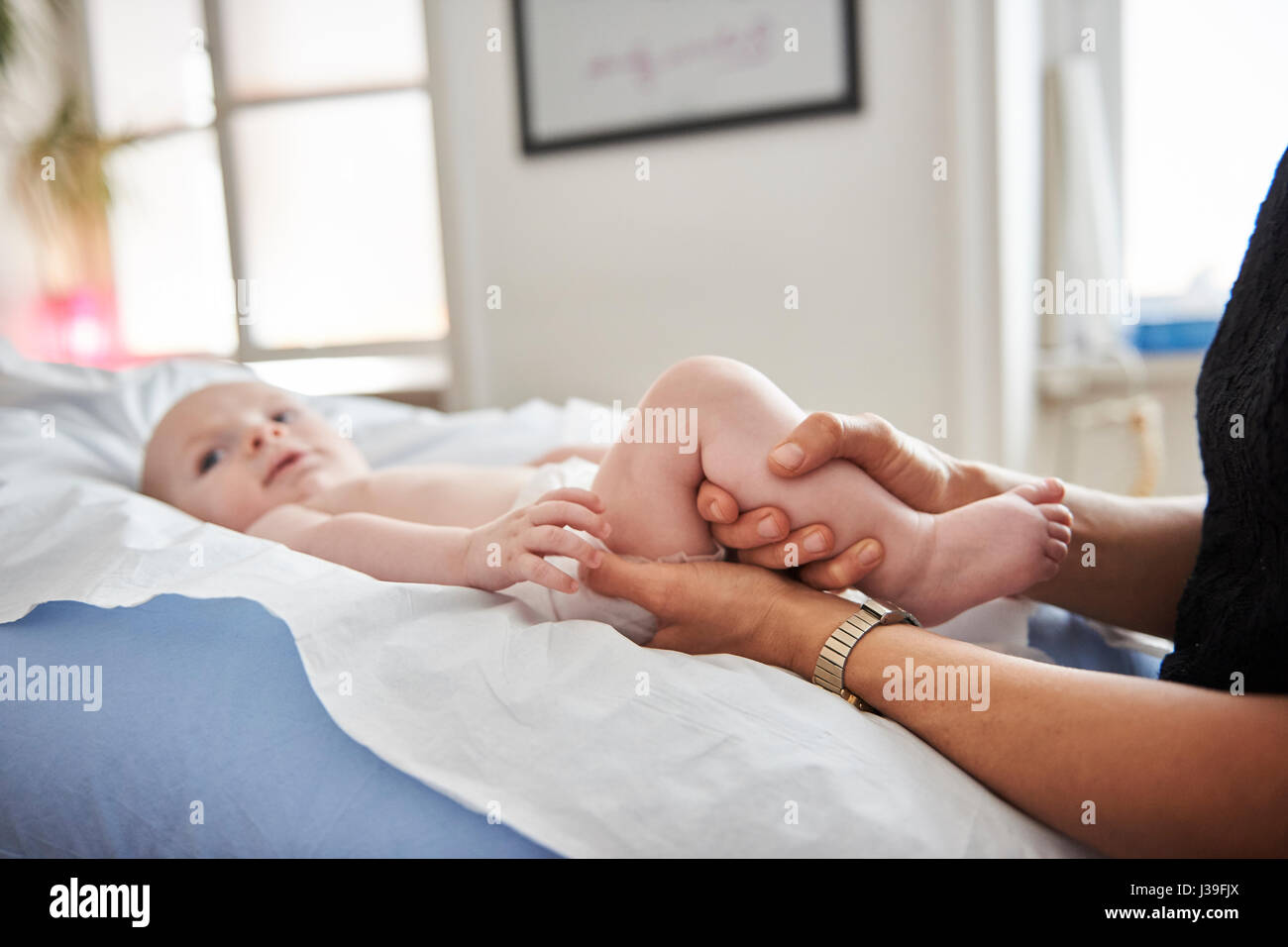 Child boy osteopath hi-res stock photography and images - Alamy