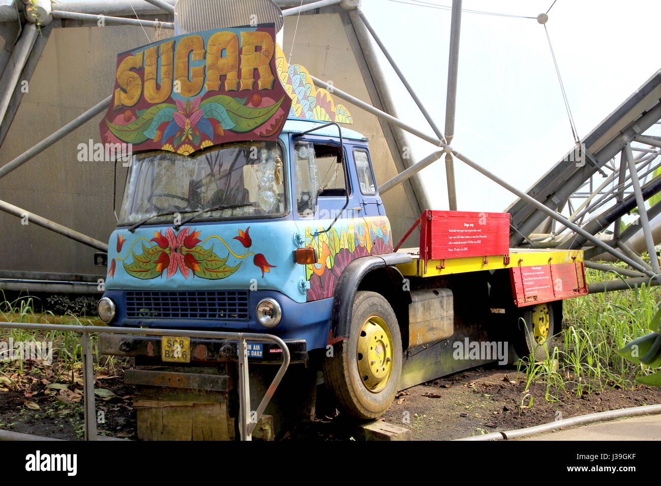 Sugar cane lorry hi-res stock photography and images - Alamy