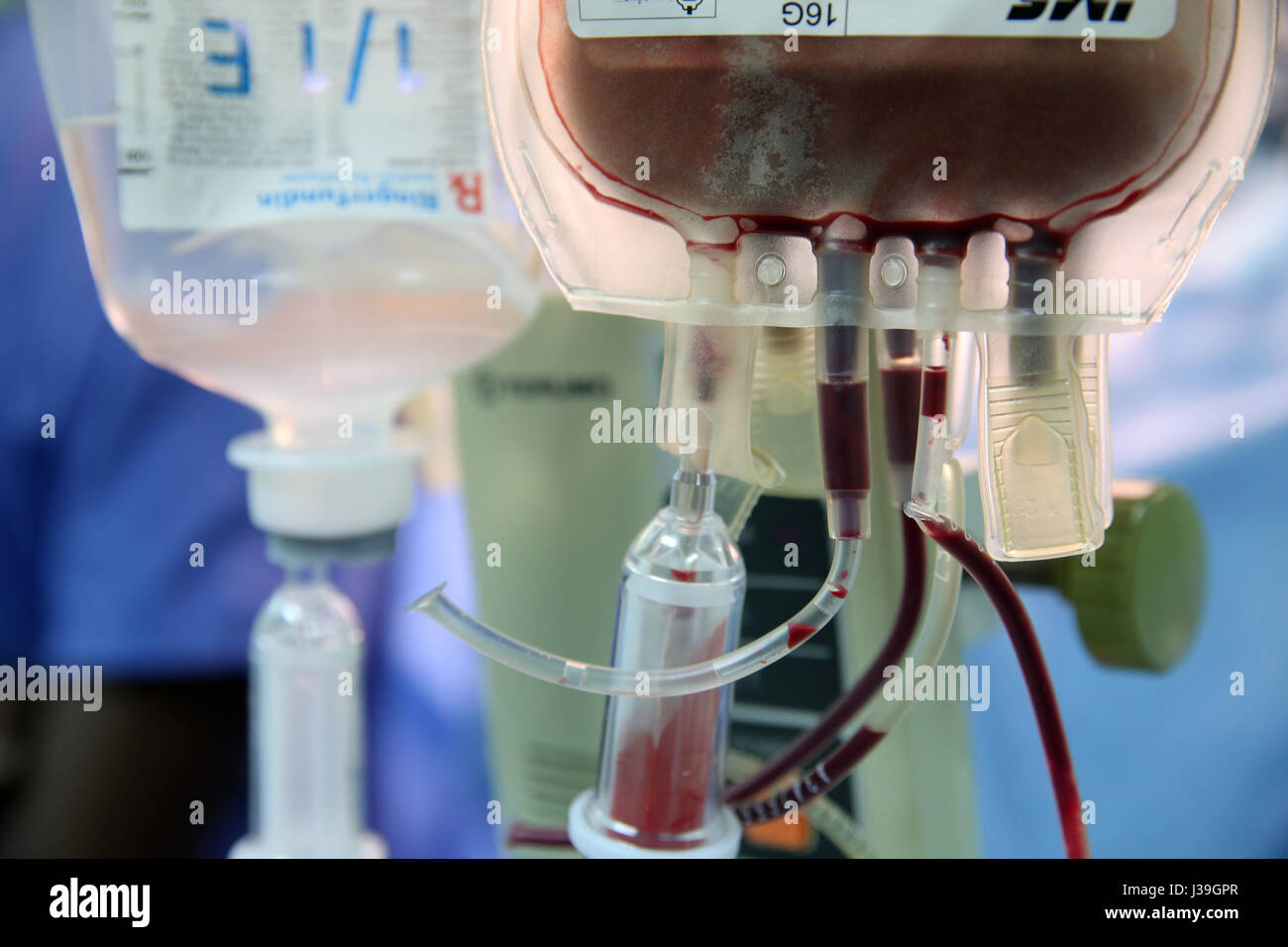 Surgical instruments blood hi-res stock photography and images - Alamy