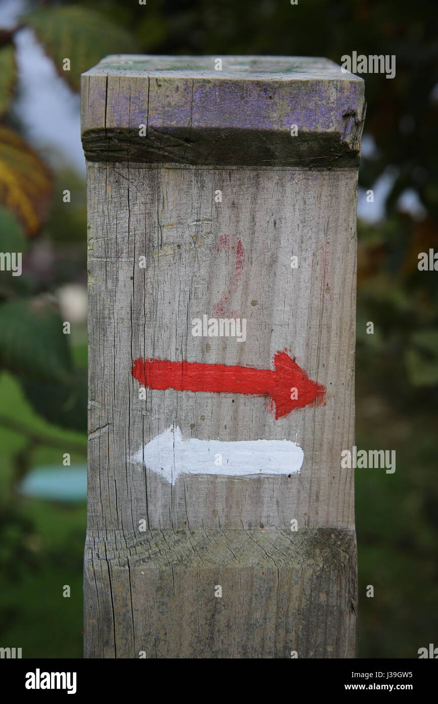 Hiking signals hi-res stock photography and images - Alamy