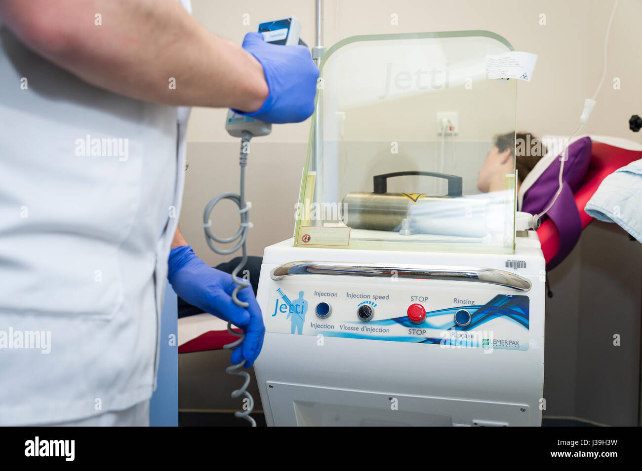 Nuclear medicine injection hi-res stock photography and images - Alamy