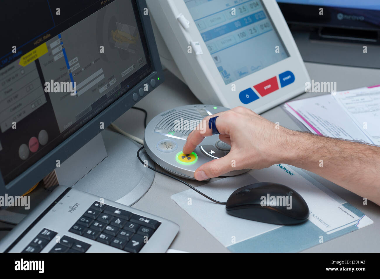 Tracer injection hi-res stock photography and images - Alamy