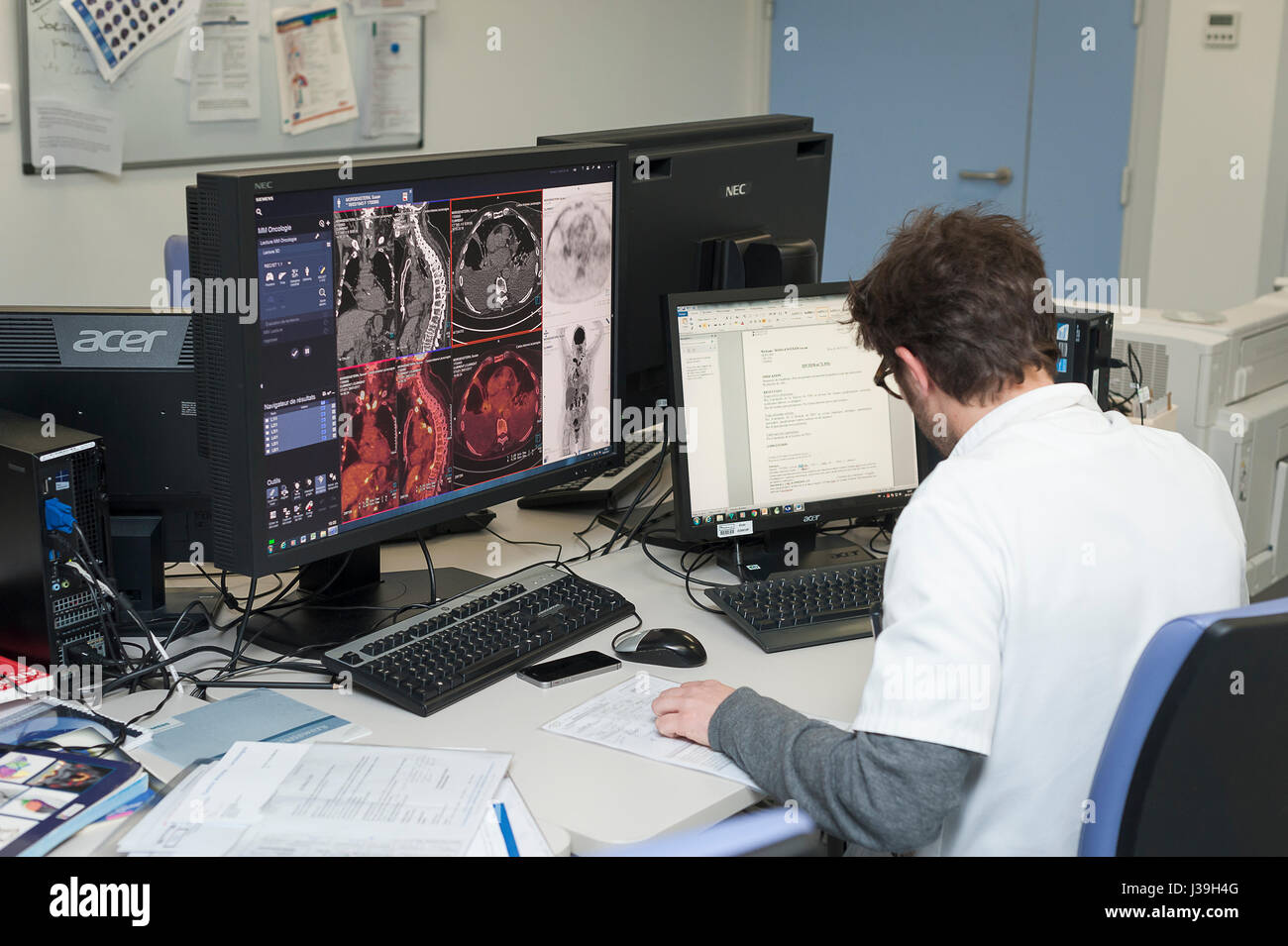 Pet ct scan monitor hi-res stock photography and images - Alamy