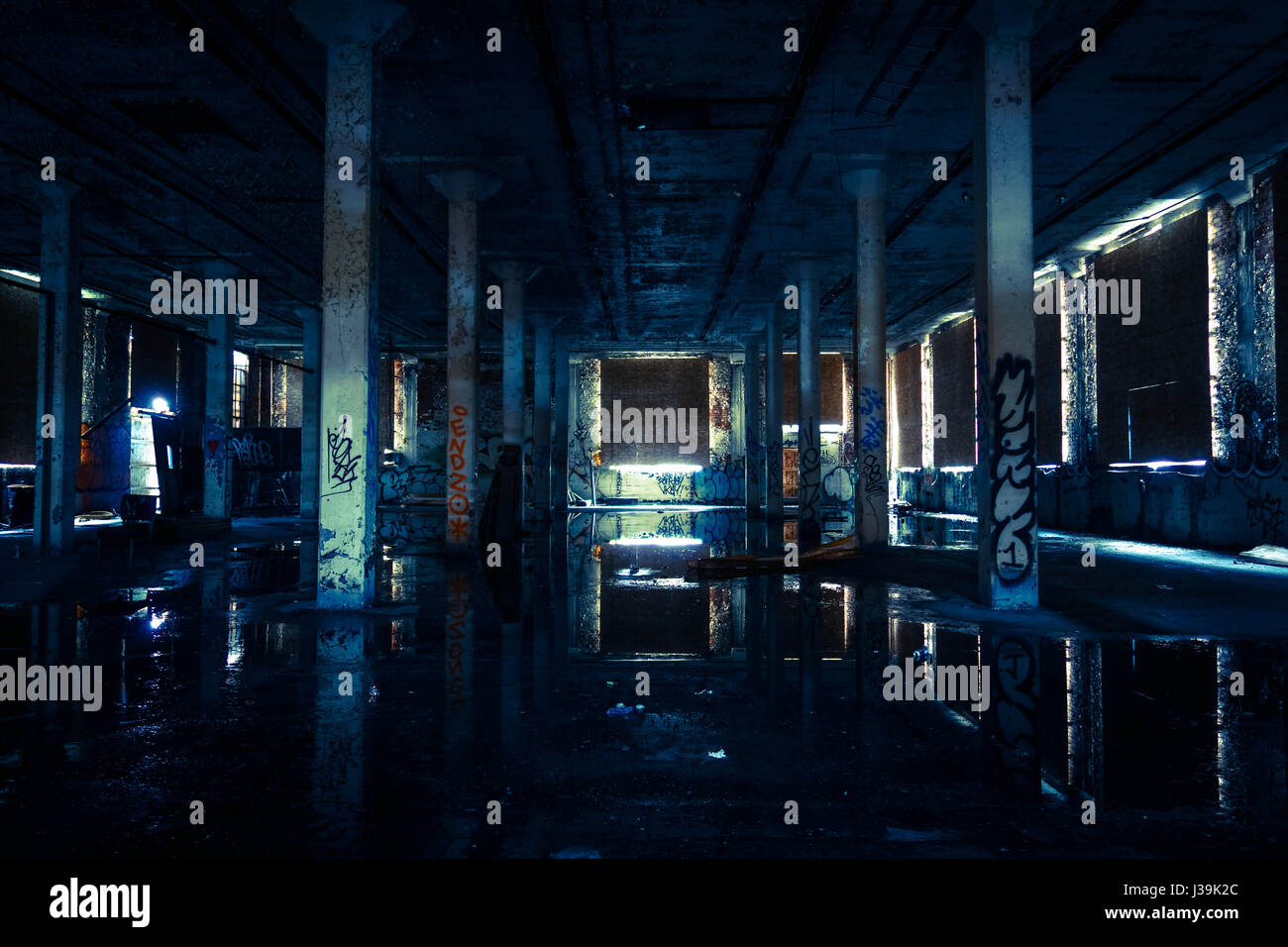 Factory reflection windows graffiti hi-res stock photography and images ...