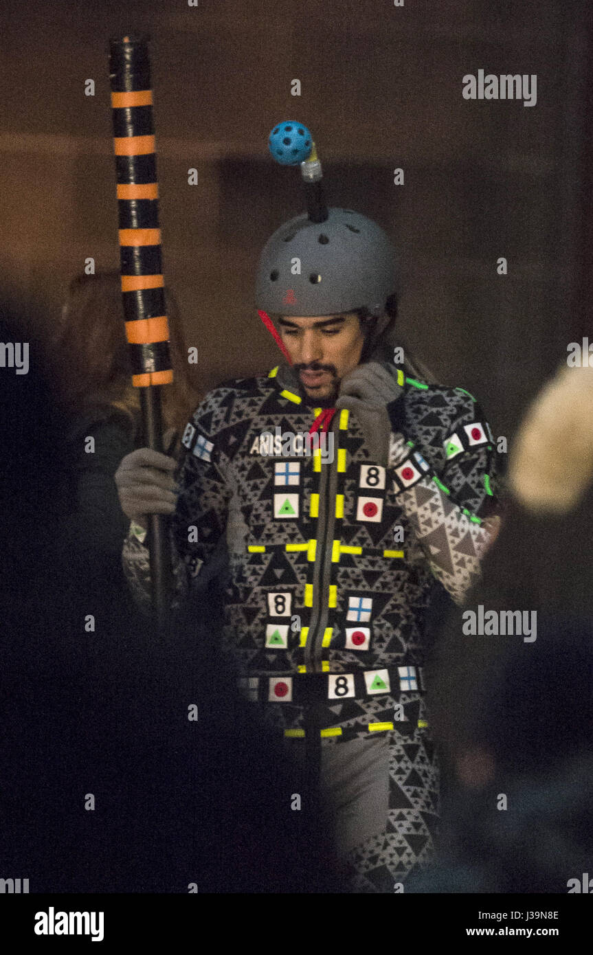 Filming of 'Avengers: Infinity War' on the Royal Mile in Edinburgh ...