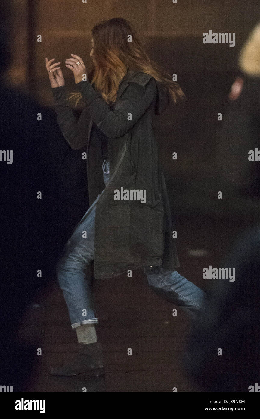 Filming of 'Avengers: Infinity War' on the Royal Mile in Edinburgh ...