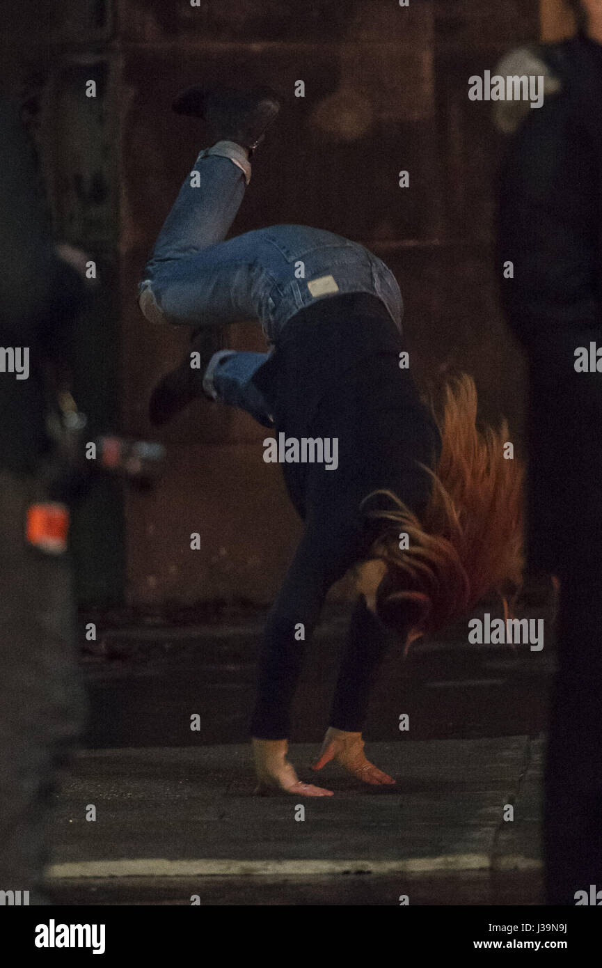 Filming of 'Avengers: Infinity War' on the Royal Mile in Edinburgh ...