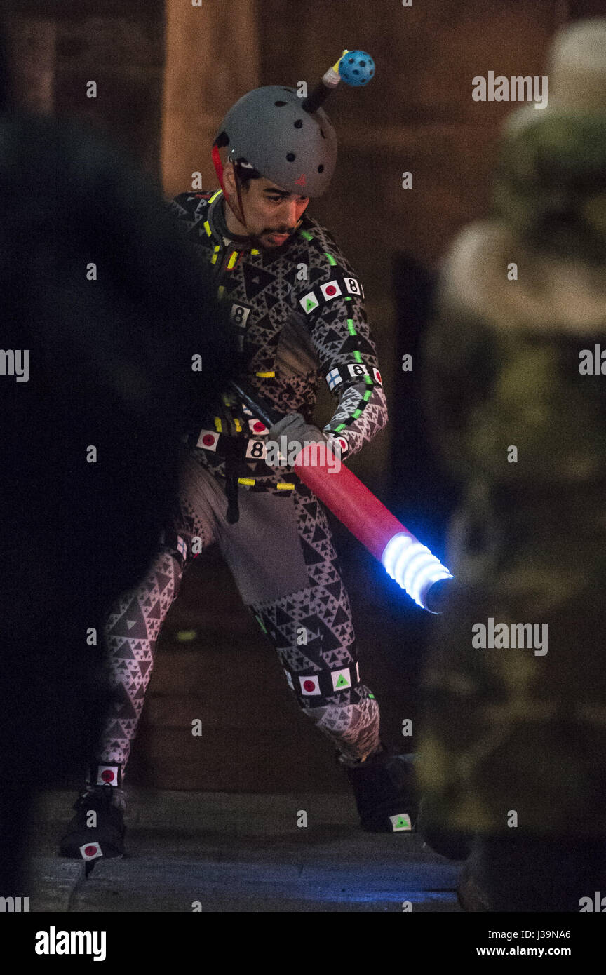 Filming of 'Avengers: Infinity War' on the Royal Mile in Edinburgh ...