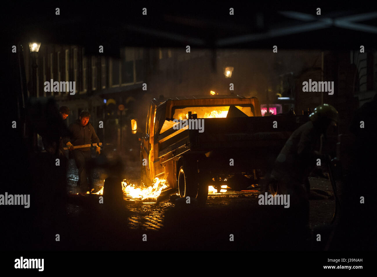Filming of 'Avengers: Infinity War' on the Royal Mile in Edinburgh ...