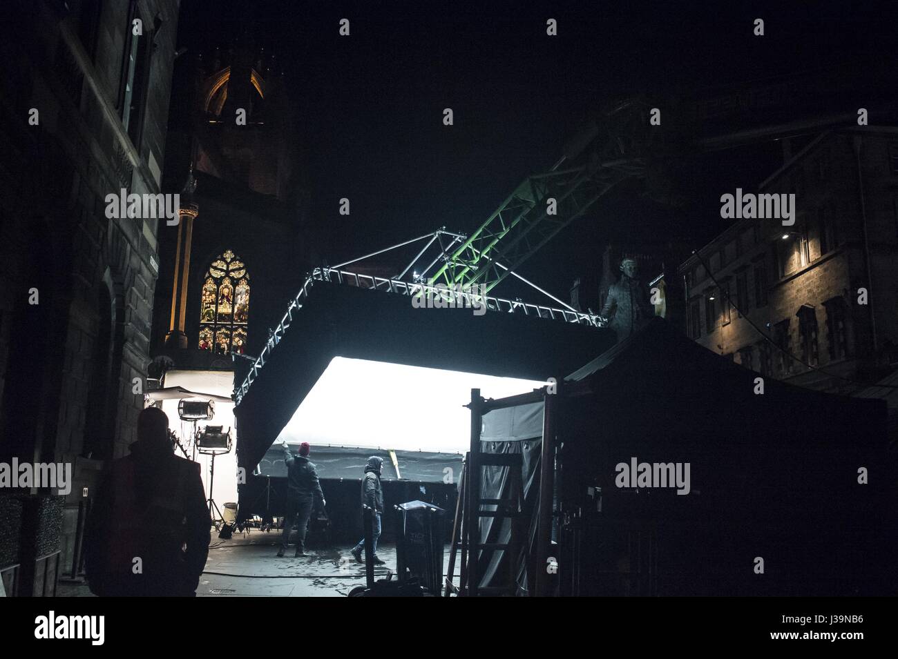 Filming of 'Avengers: Infinity War' on the Royal Mile in Edinburgh ...