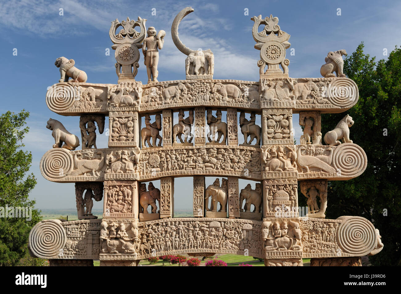 Ancient Stupa in Sanchi, Madhya Pradesh, India. Stupa nr 1, Great Stupa ...