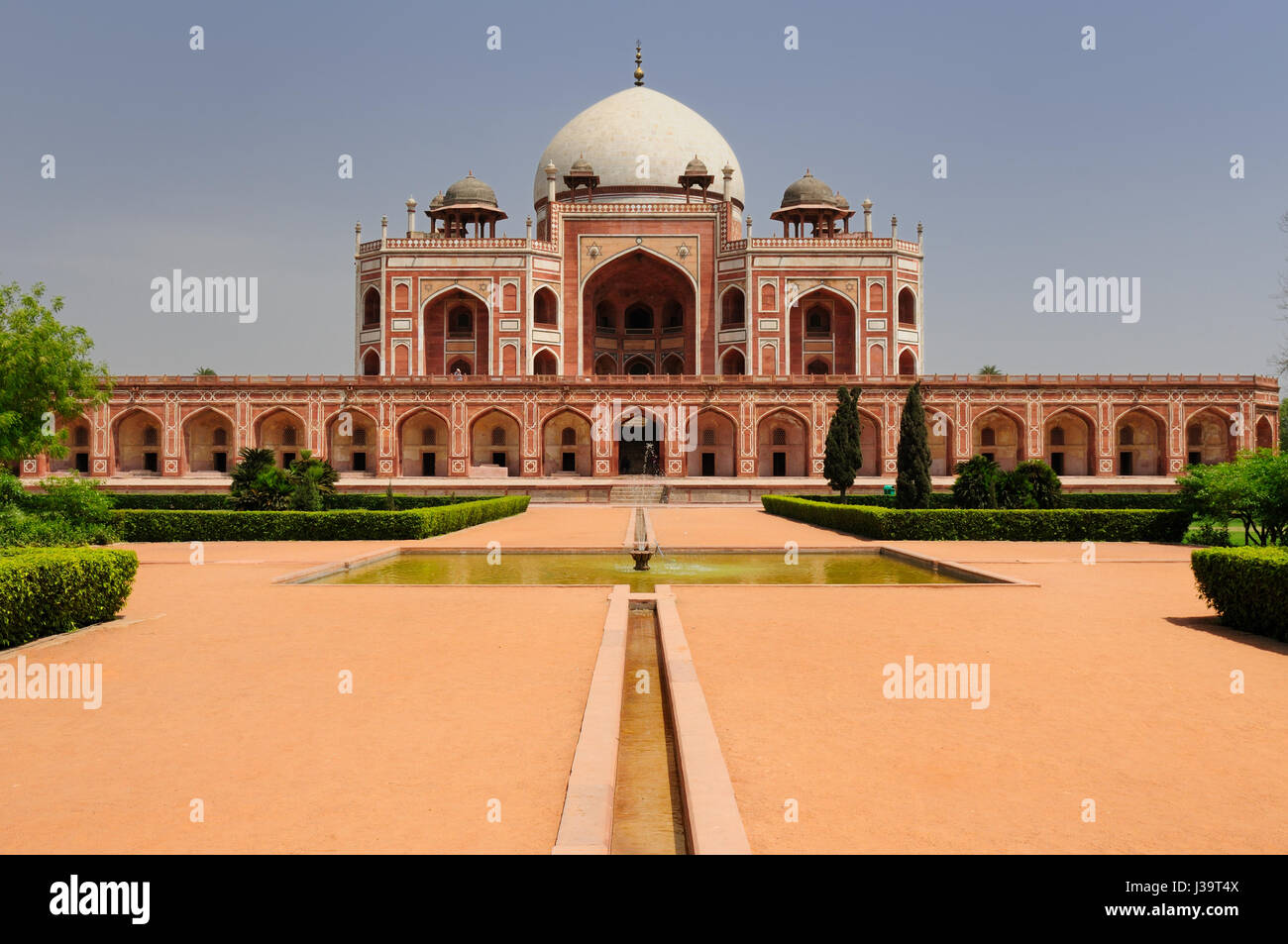 Humayun's tomb in Delhi is a brilliant example of early Mughal ...