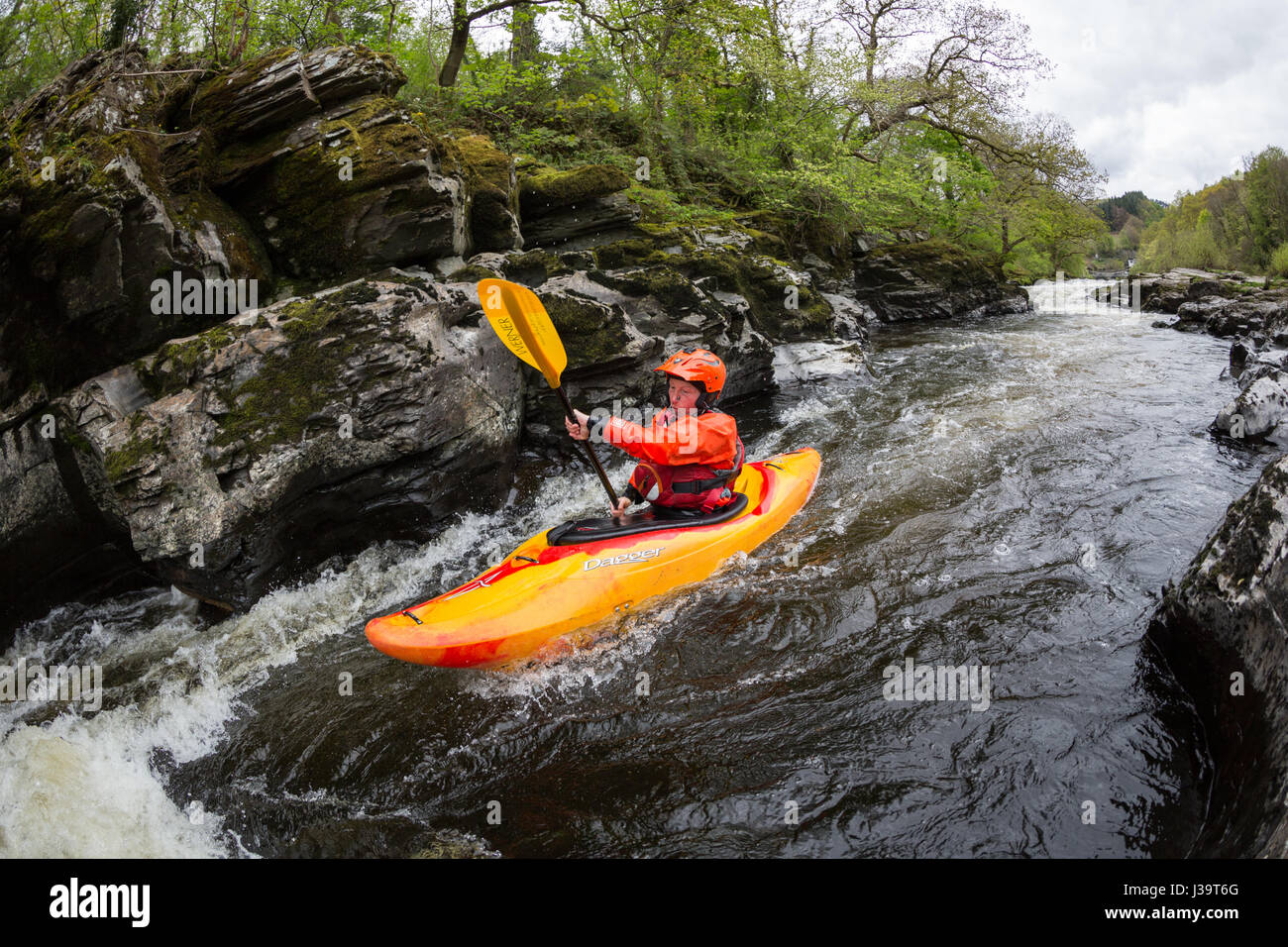 Kayak and paddles hi-res stock photography and images - Alamy
