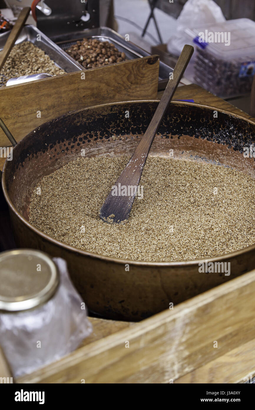 Seeds of cooked sesame, detail of some roasted seeds Stock Photo - Alamy