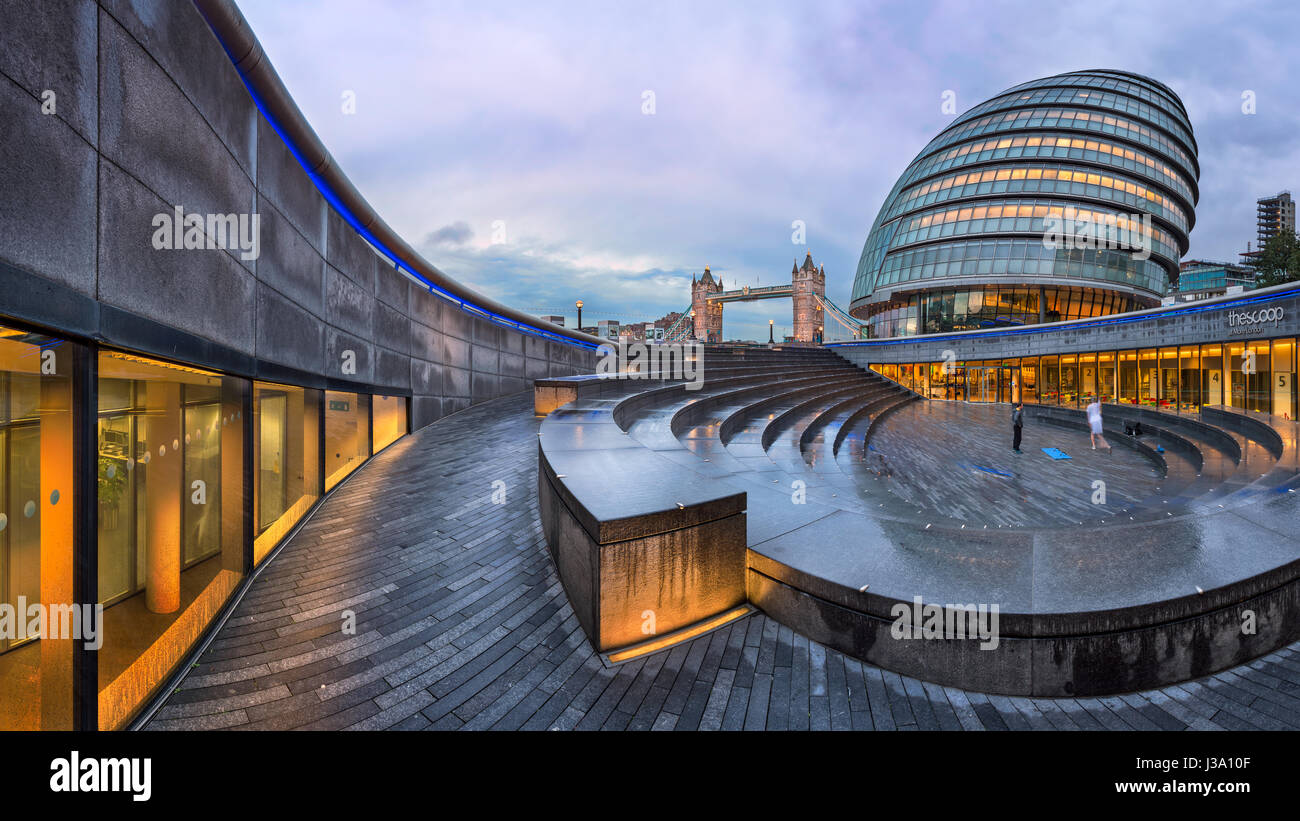 LONDON, UNITED KINGDOM - OCTOBER 7, 2014: London City Hall and Tower ...