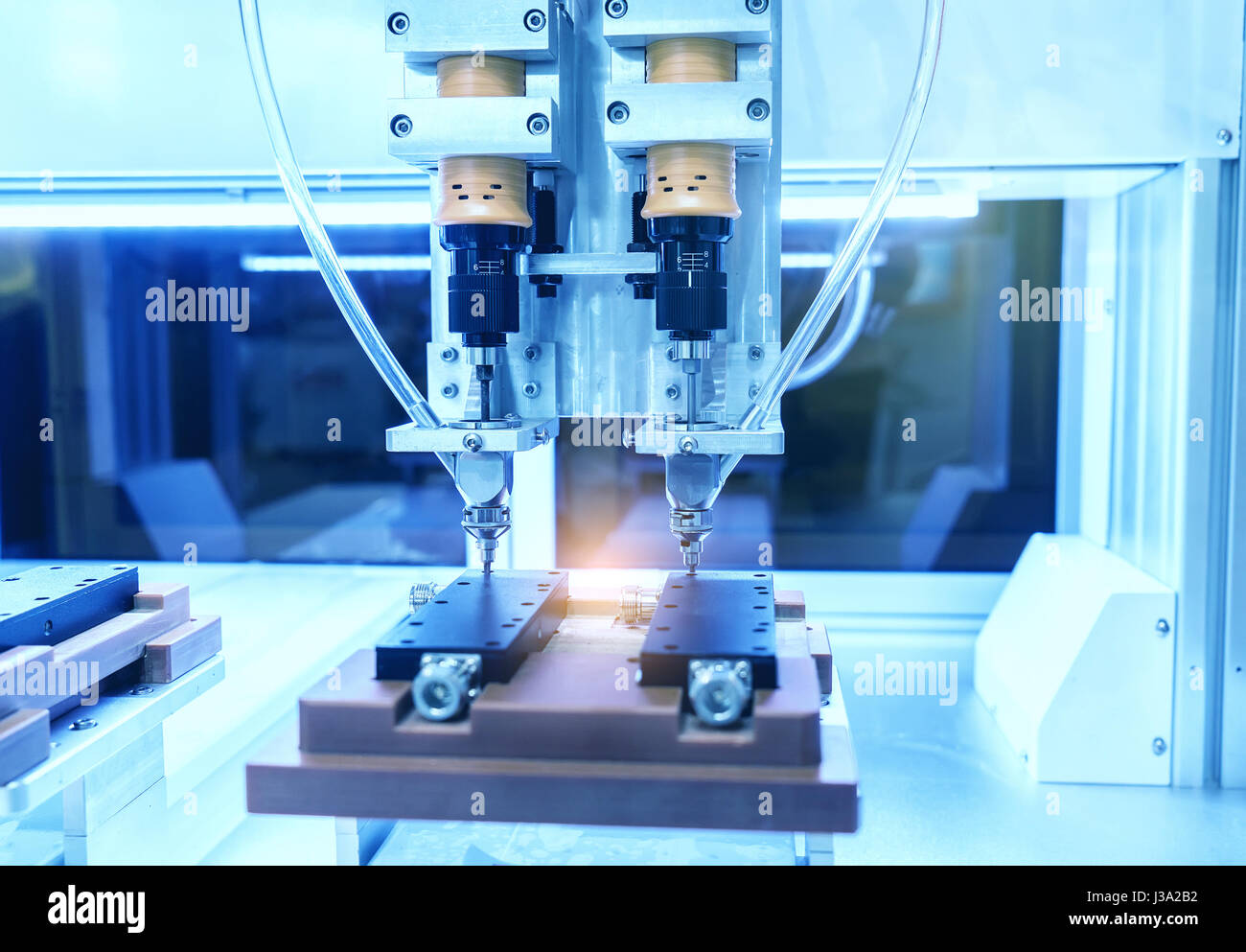 Feeder fix hi-res stock photography and images - Alamy