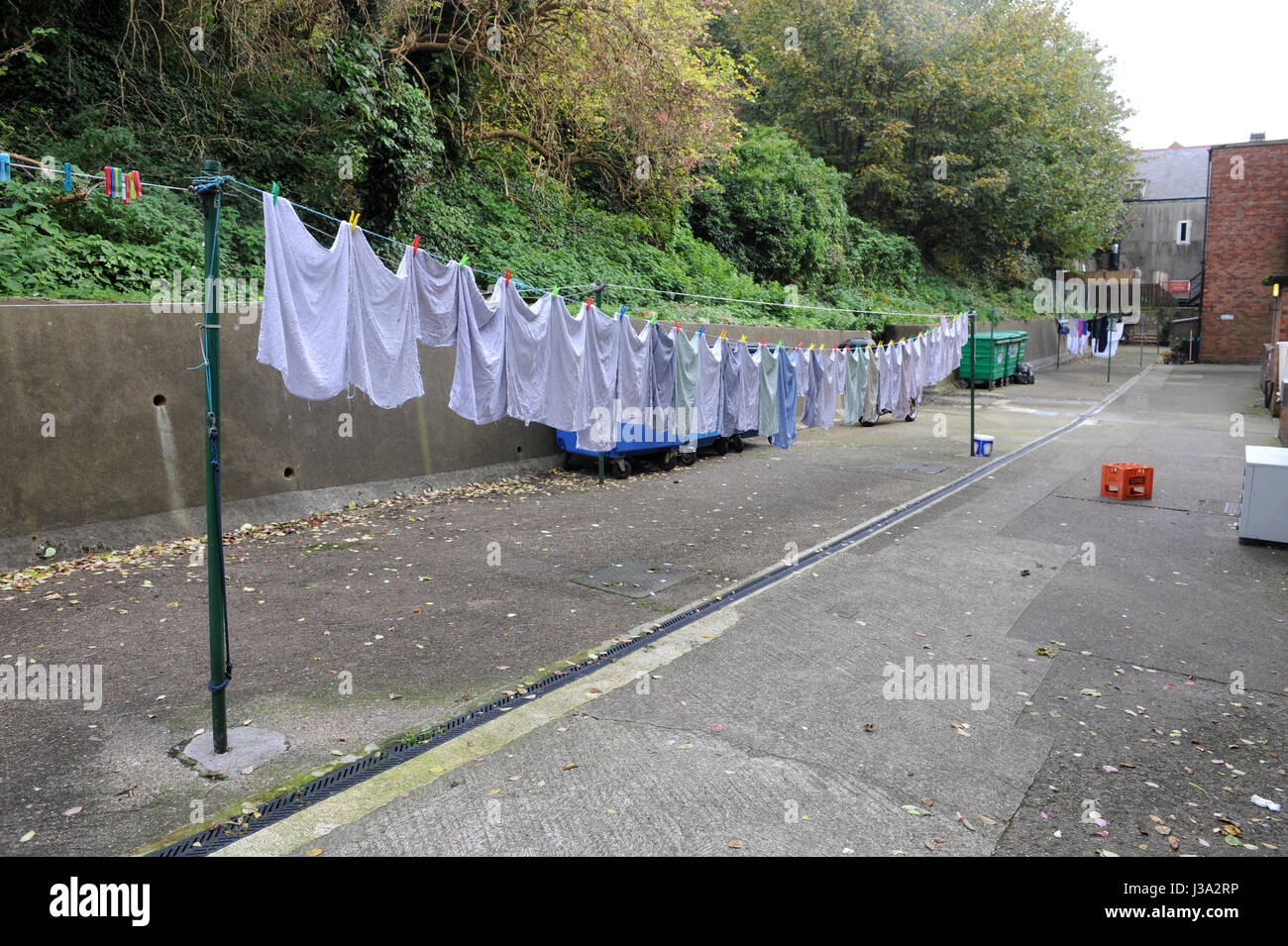 Washing line in back yard in Whitby, North Yorkshire Stock Photo - Alamy