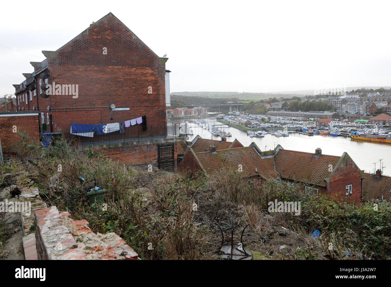 Washing line in back yard in Whitby, North Yorkshire Stock Photo - Alamy