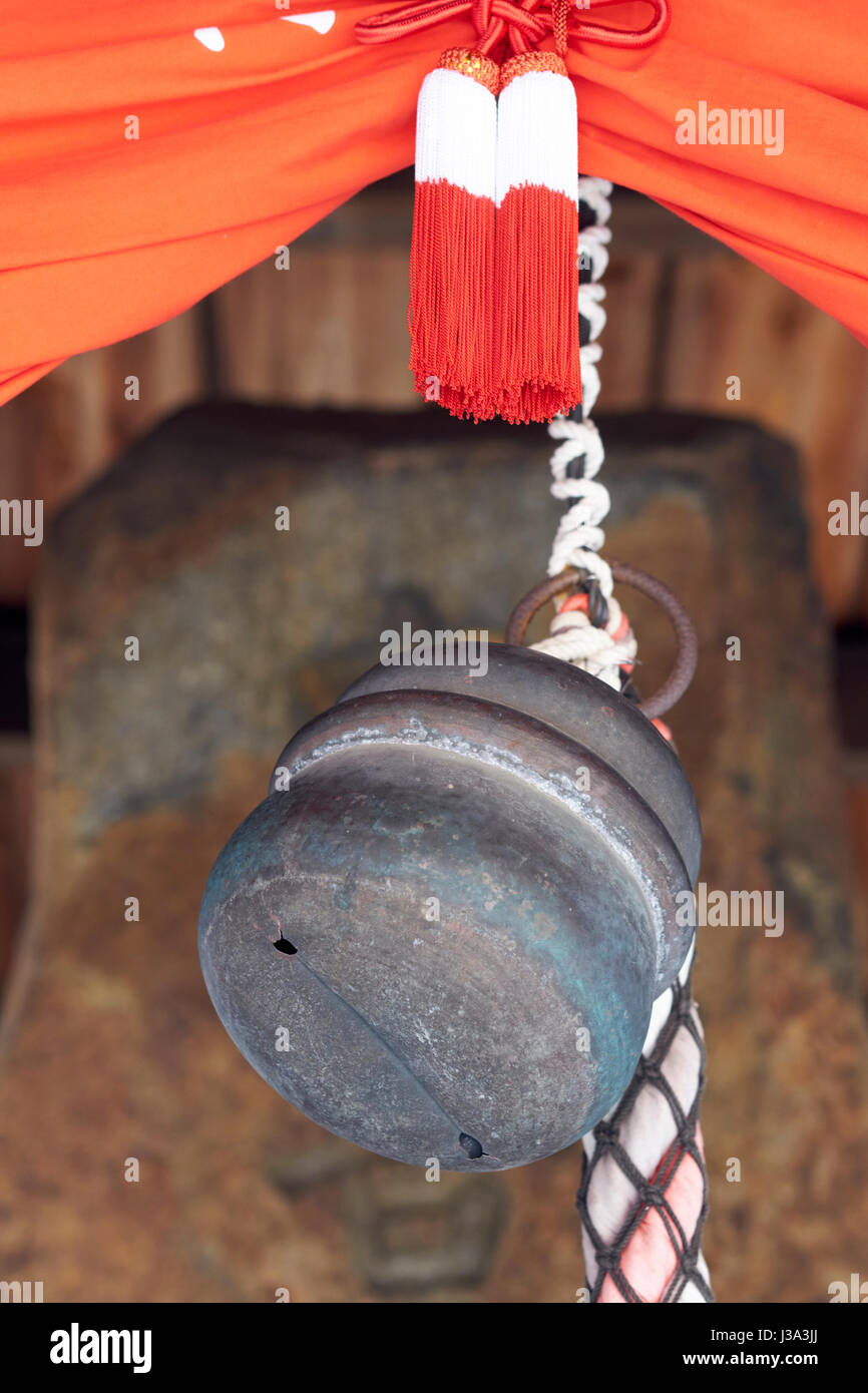 Japanese shrine bell hi-res stock photography and images - Alamy