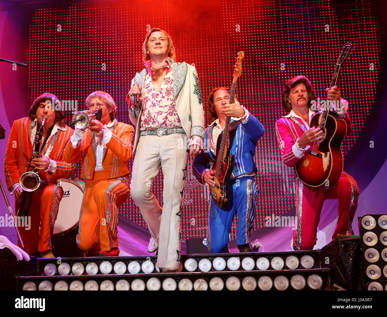 Giessen, Germany, 1st September, 2016. Dieter Thomas Kuhn (centre) and ...