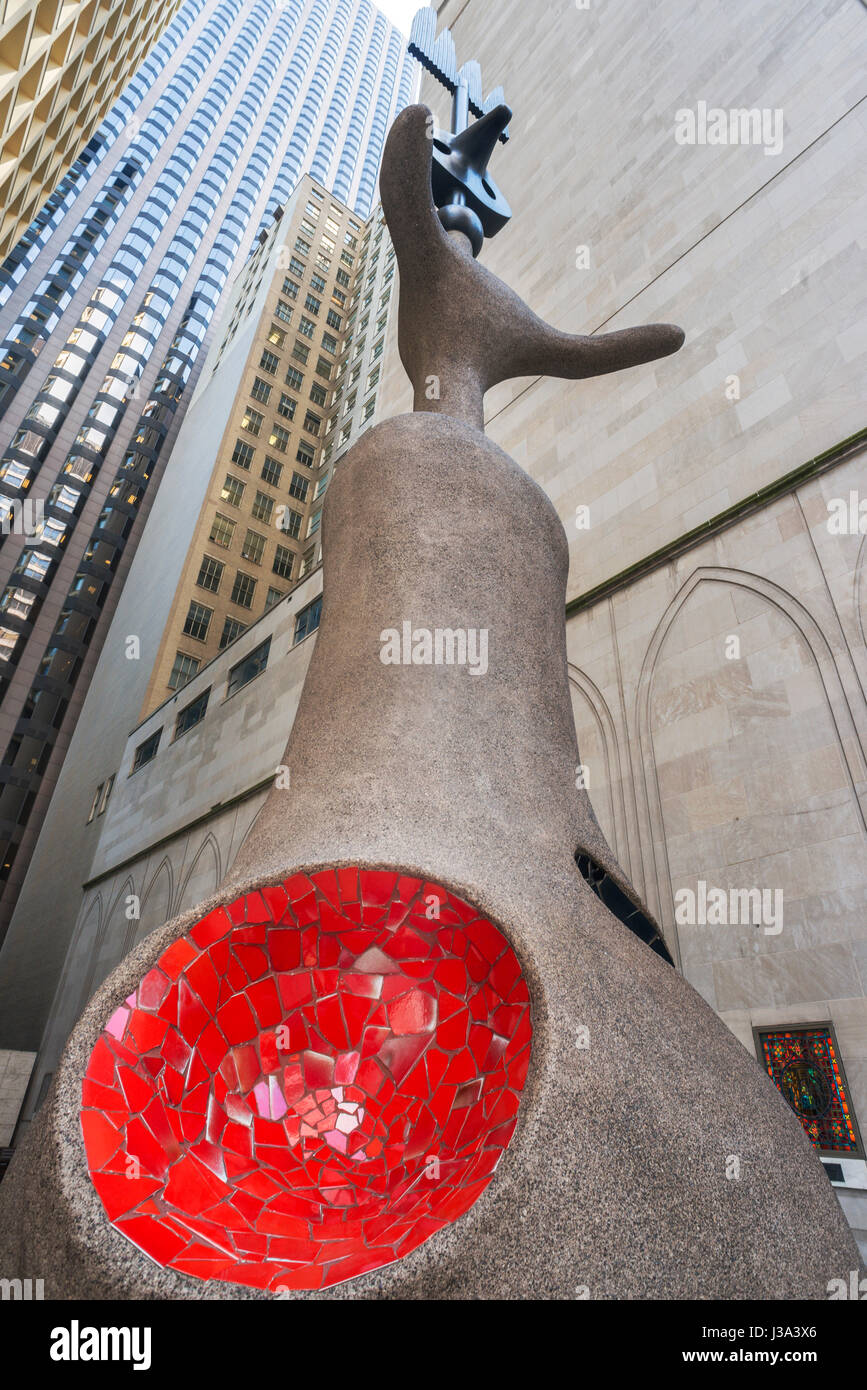 Sun, Moon and Star Sculpture by Joan Miró in Brunswick Plaza, Chicago ...
