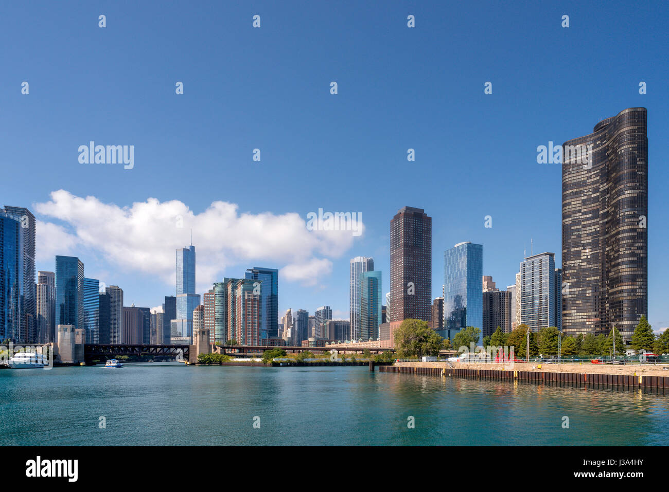 Scenic river city hi-res stock photography and images - Alamy