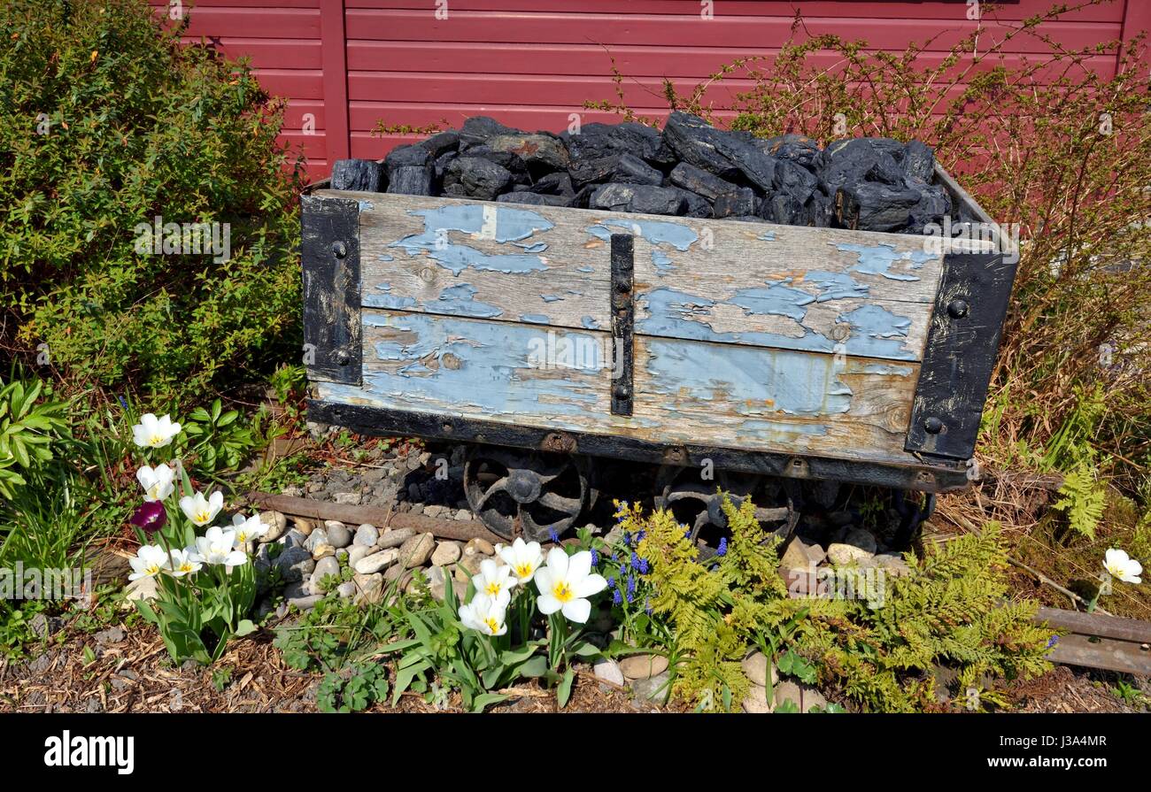 Coal wagon hi-res stock photography and images - Alamy