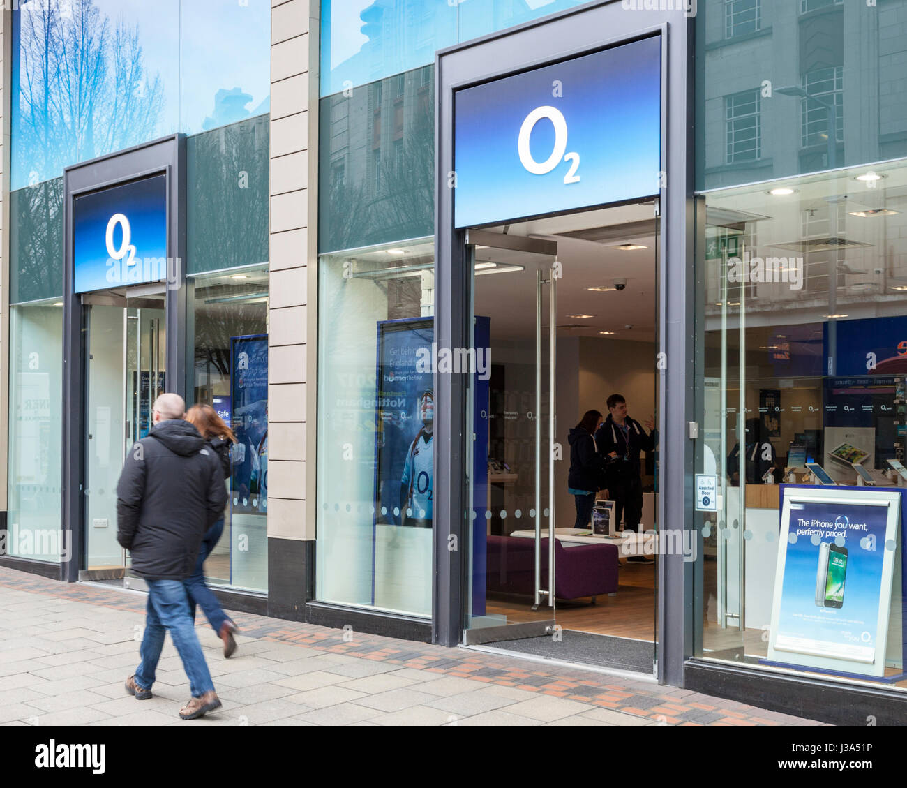 O2 shop uk hi-res stock photography and images - Alamy
