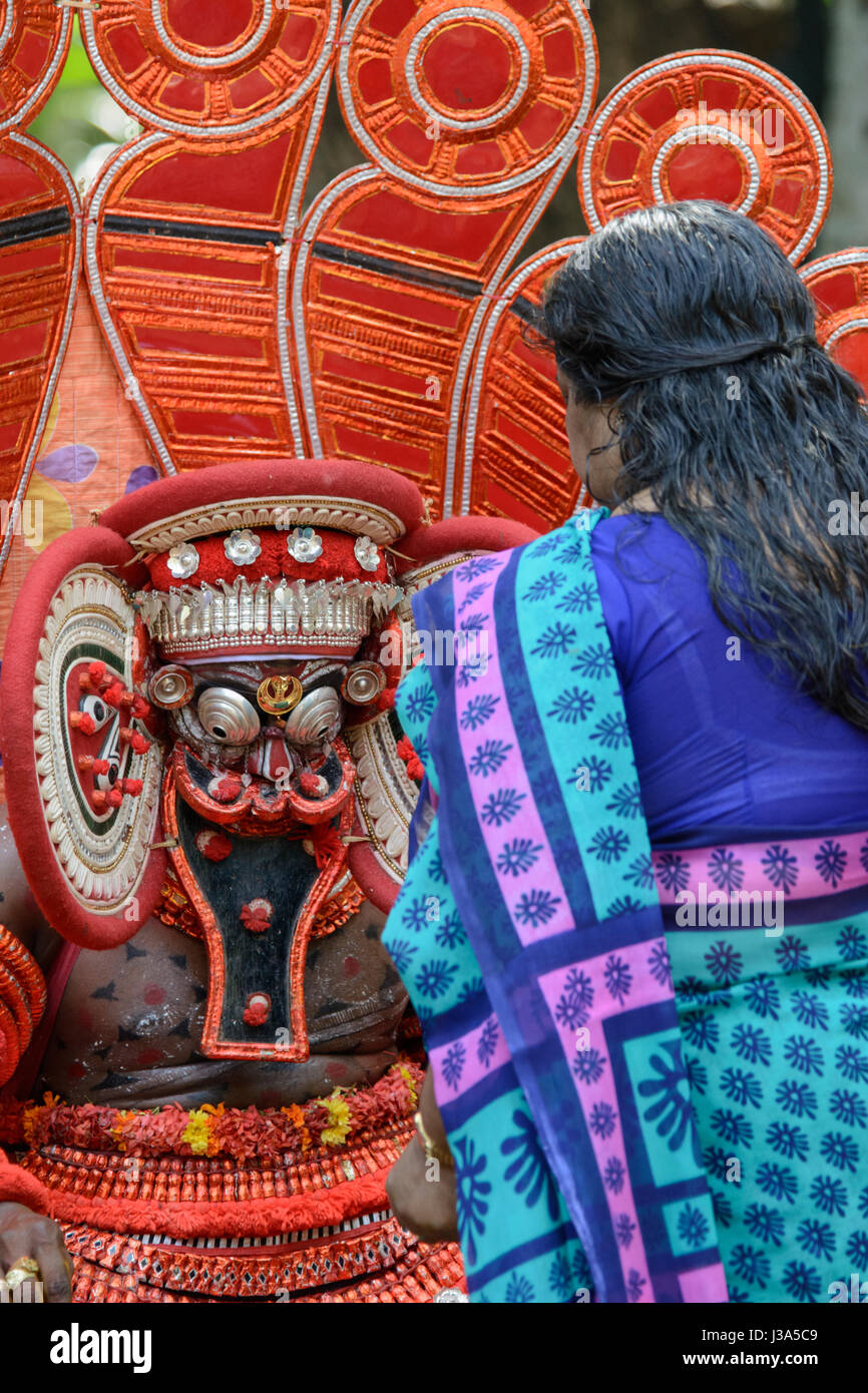 The ancient tradition of Theyyam (Teyyam, Theyyattam) - a colourful ...