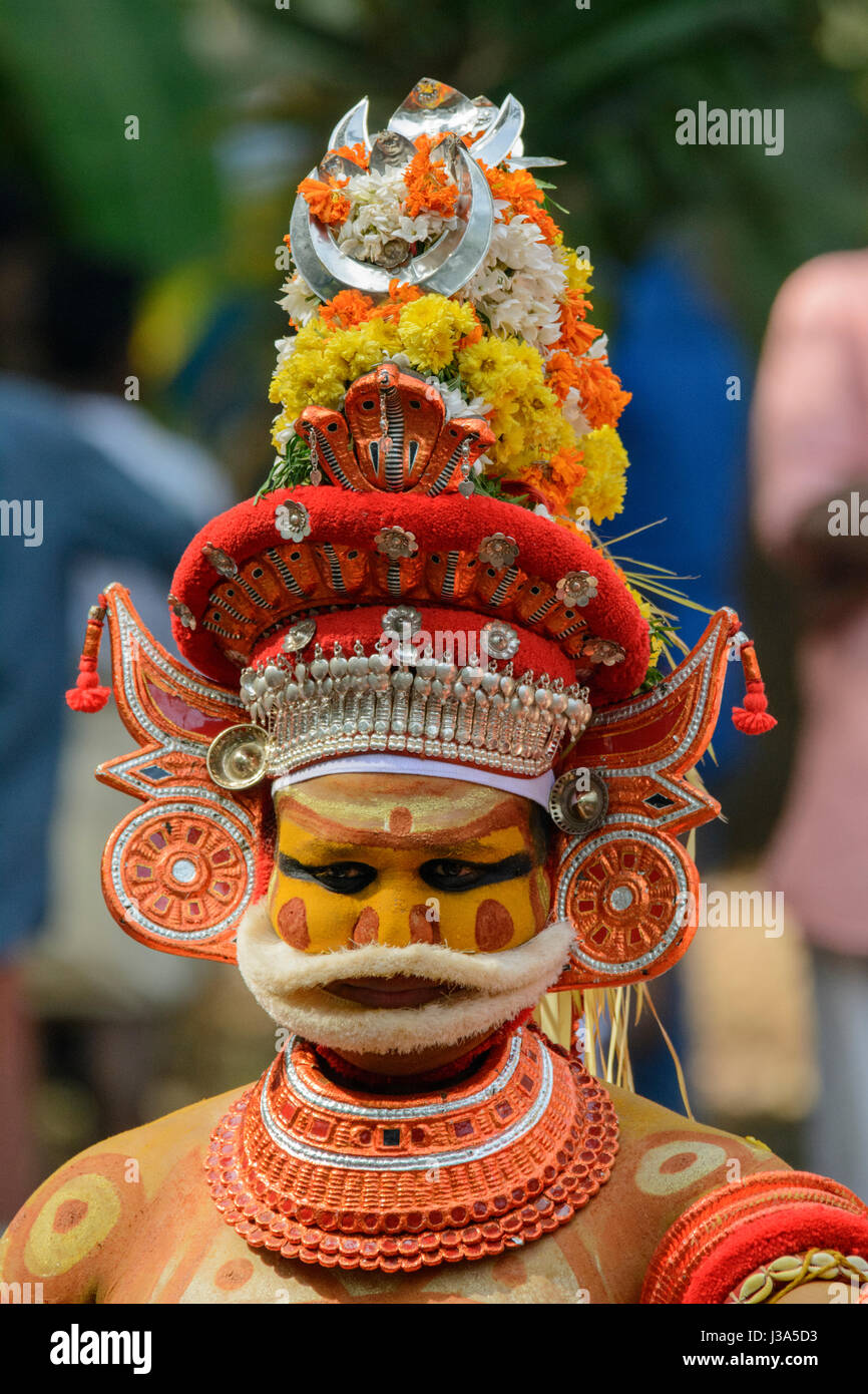 The ancient tradition of Theyyam (Teyyam, Theyyattam) - a colourful ...