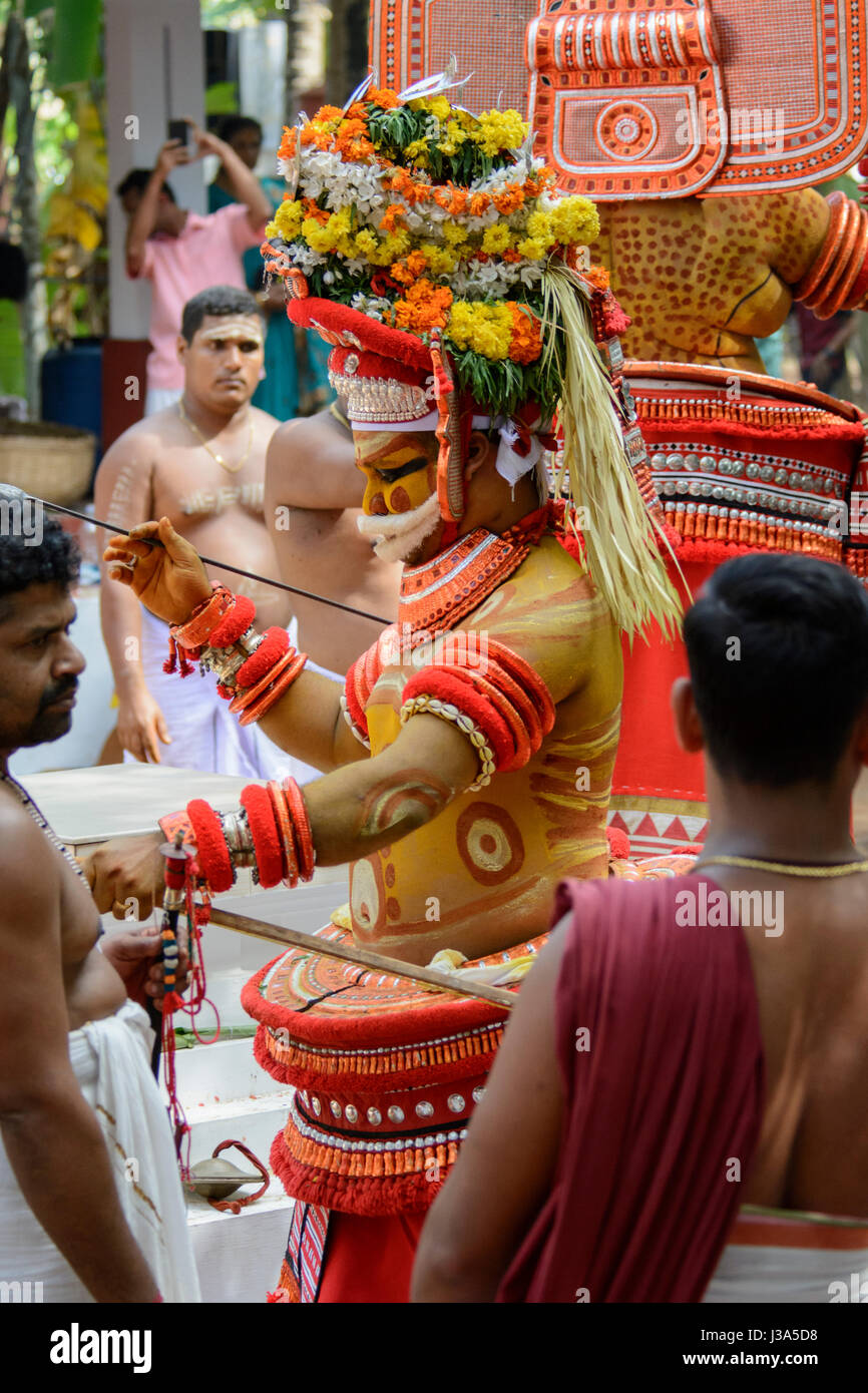 The ancient tradition of Theyyam (Teyyam, Theyyattam) - a colourful ...