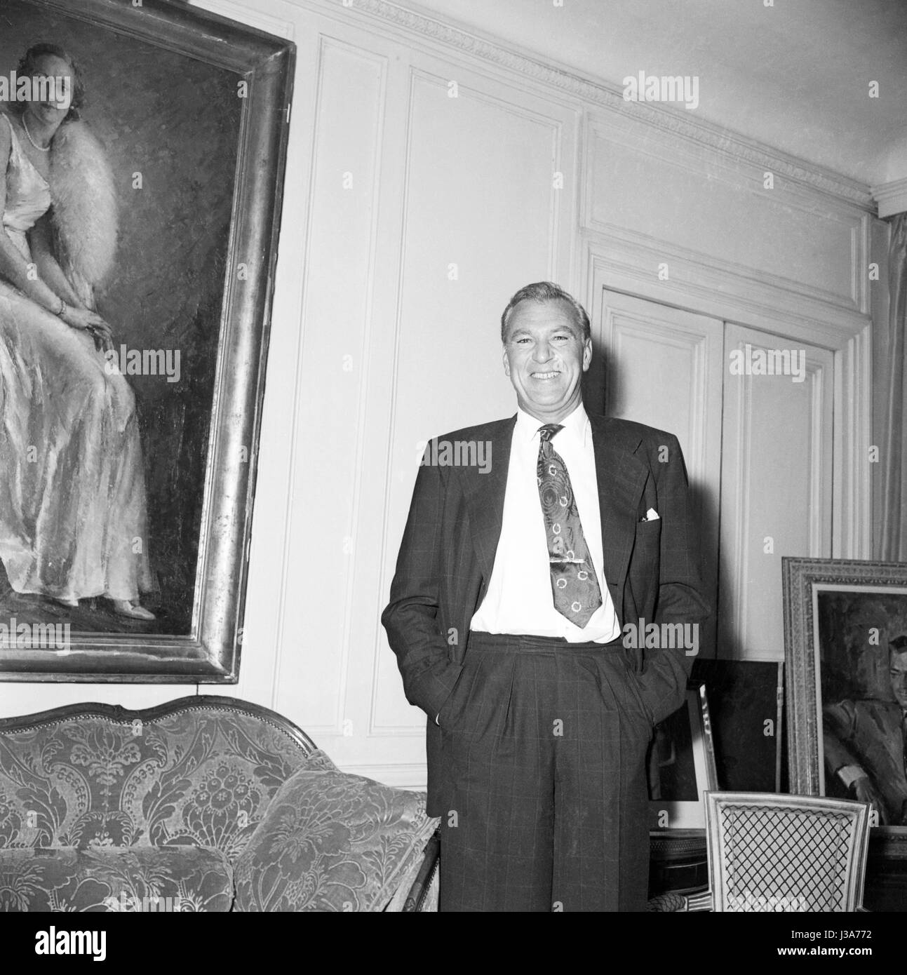 Gary cooper actor 1957 hi-res stock photography and images - Alamy