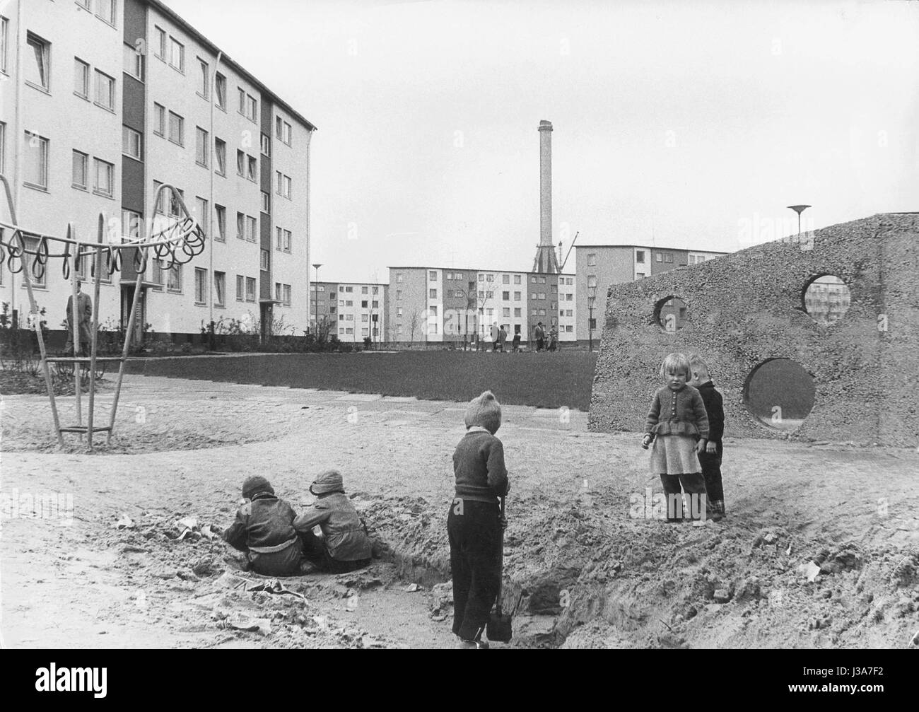 "The commuter town ""Neue Vahr"" in Bremen, 1959 Stock Photo - Alamy
