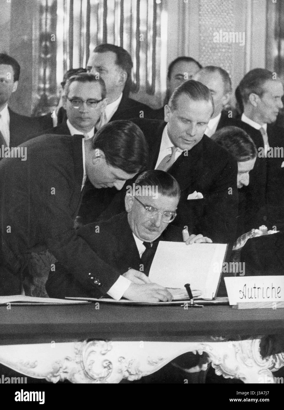 Austrian foreign minister Black and White Stock Photos & Images - Alamy