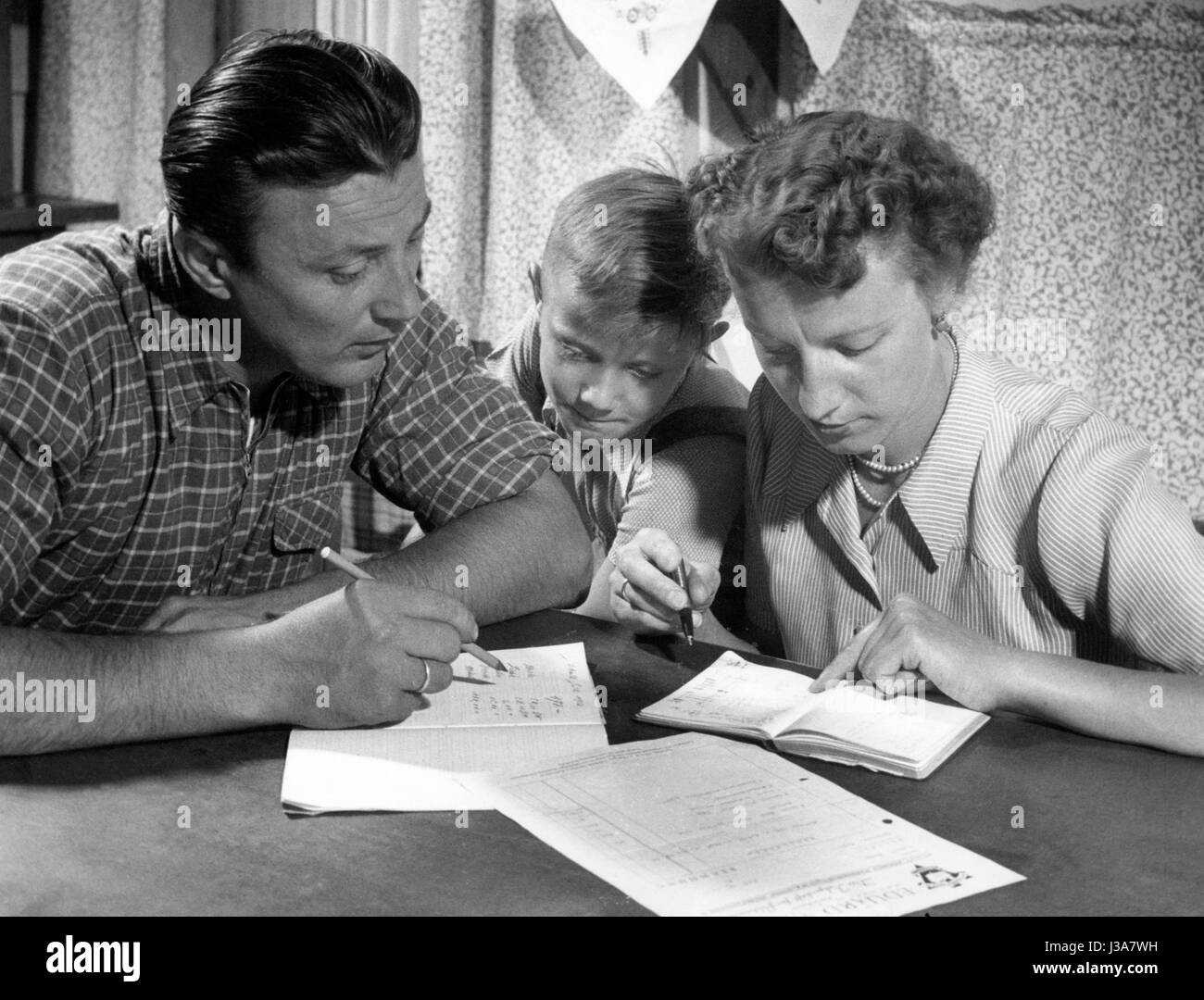 1950s parents hi-res stock photography and images - Alamy