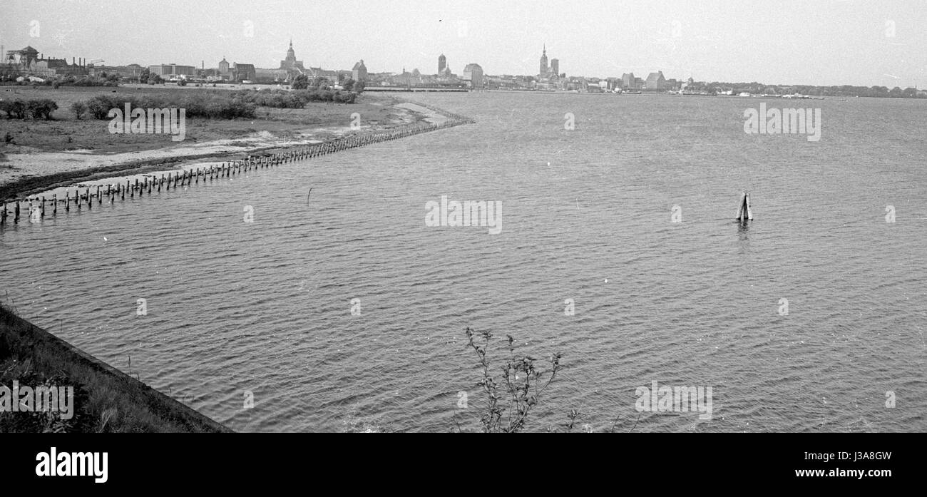 Baltic sea beach view Black and White Stock Photos & Images - Alamy