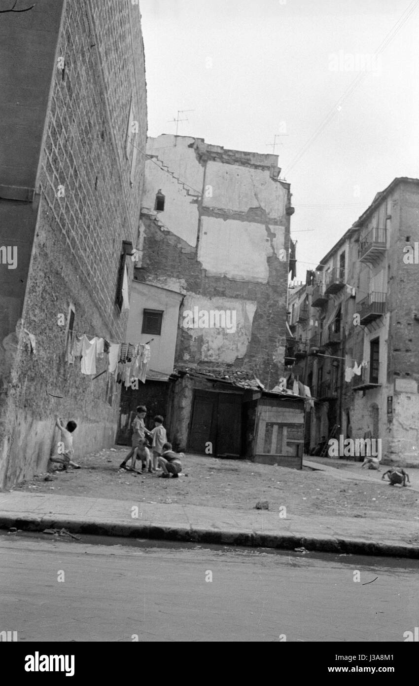 Children playing in residential Black and White Stock Photos & Images ...