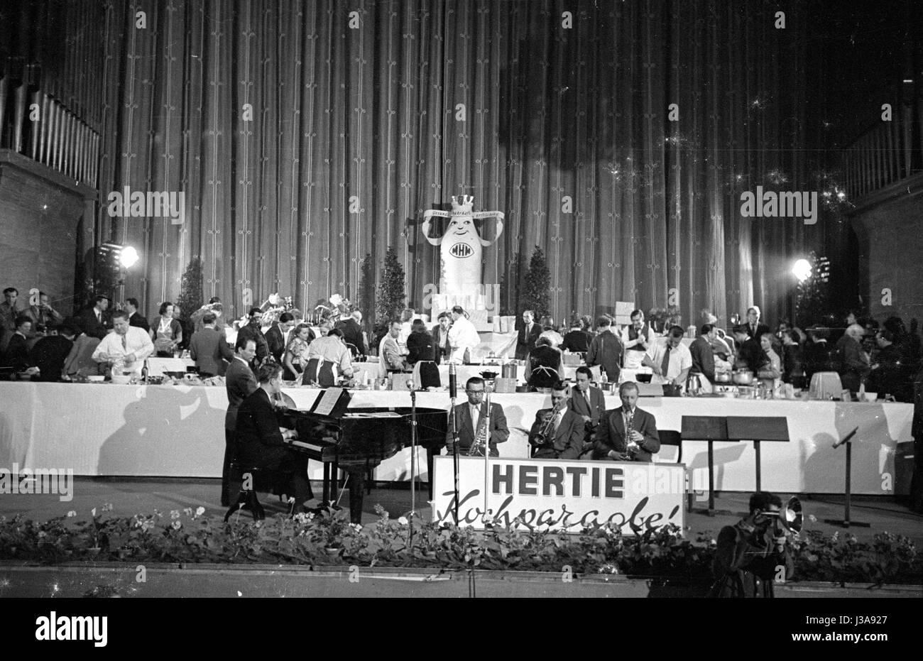 "The ""Hertie Kochparade"" (Hertie Cooking Challenge) in the Congress ...