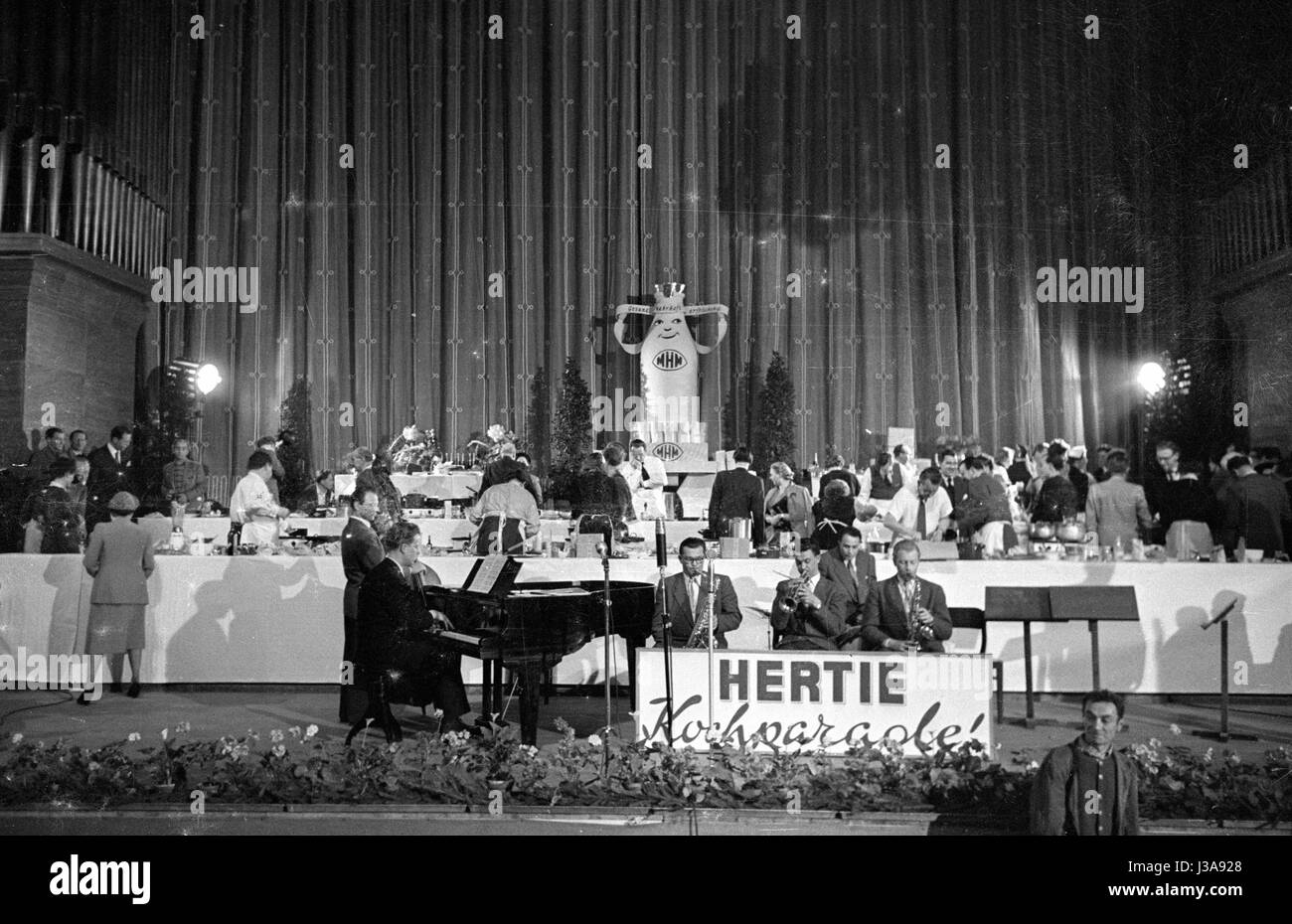 "The ""Hertie Kochparade"" (Hertie Cooking Challenge) in the Congress ...