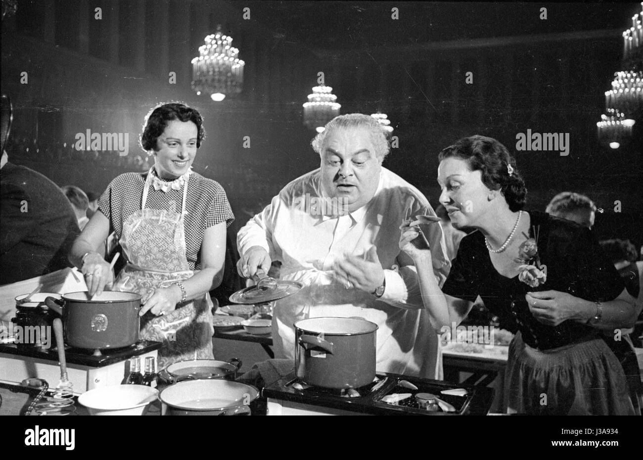 "The ""Hertie Kochparade"" (Hertie Cooking Challenge) in the Congress ...