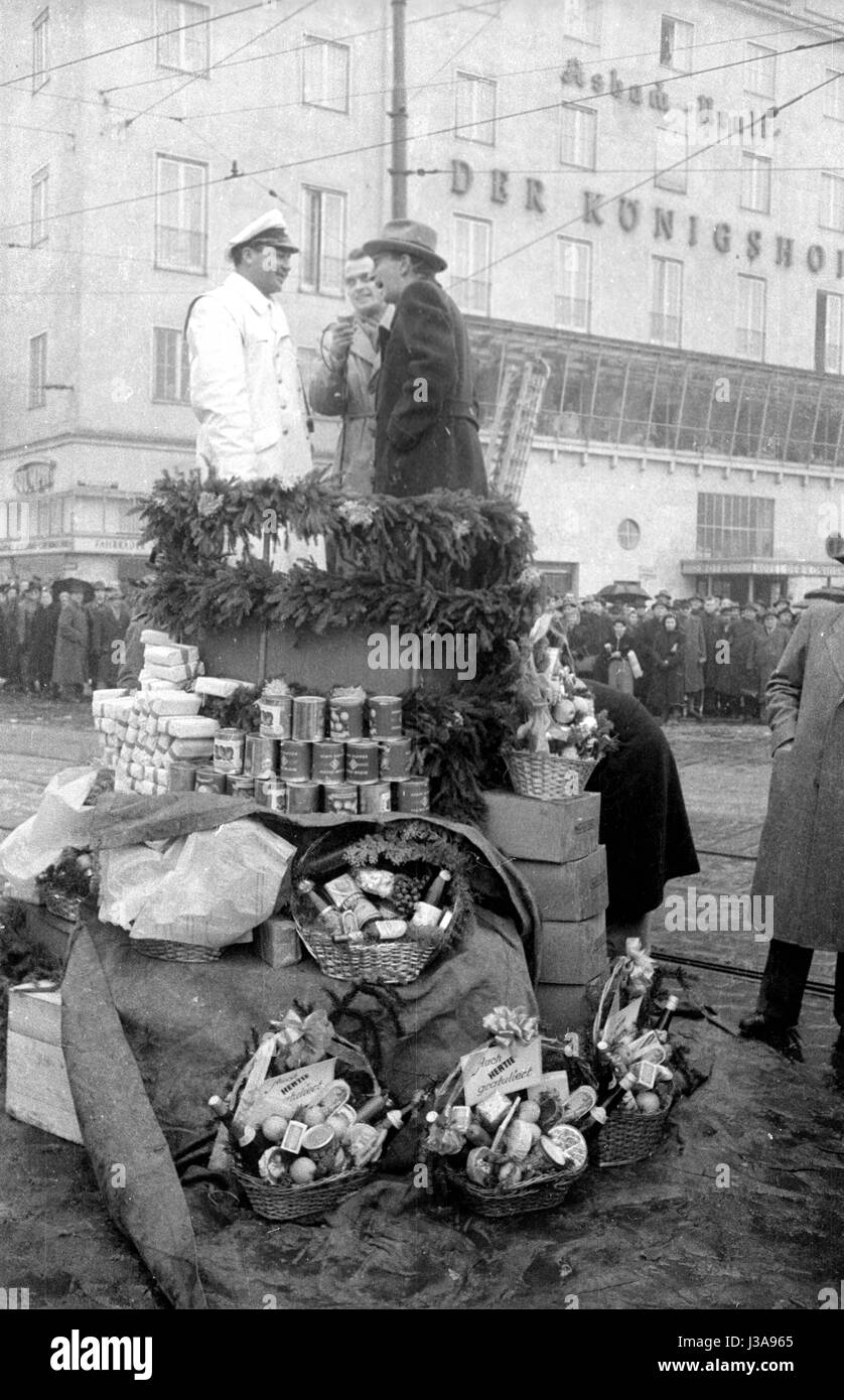 Background policemen Black and White Stock Photos & Images - Alamy