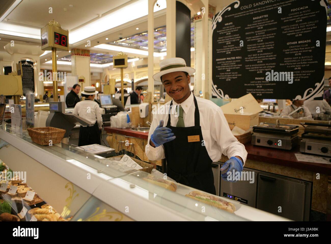 Sales harrods department store hi-res stock photography and images - Alamy