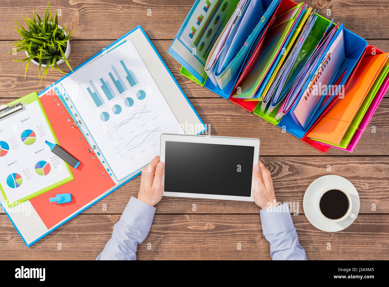 Man using tablet documents hi-res stock photography and images - Alamy